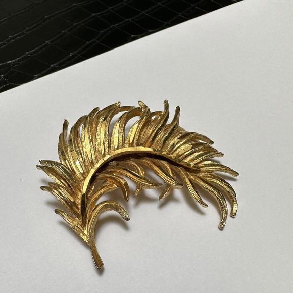 Jewelry | Vintage Bsk Signed Gold Tone Feather Brooch Pin Bsk | Poshmark